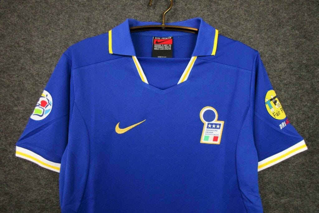 Italy 1996 Home Kit – The Retro Kit
