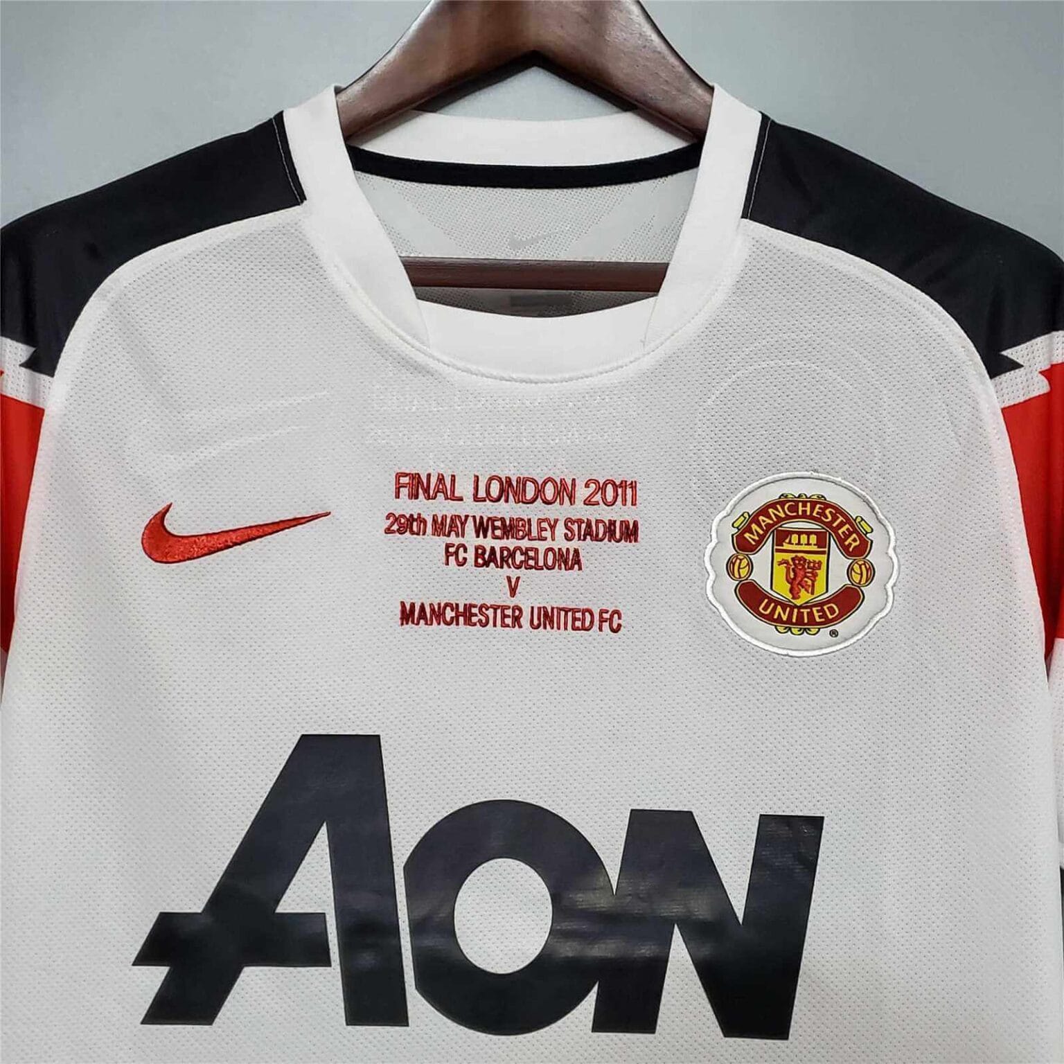 The Retro Kit | Manchester United 2010/2011 Away kit