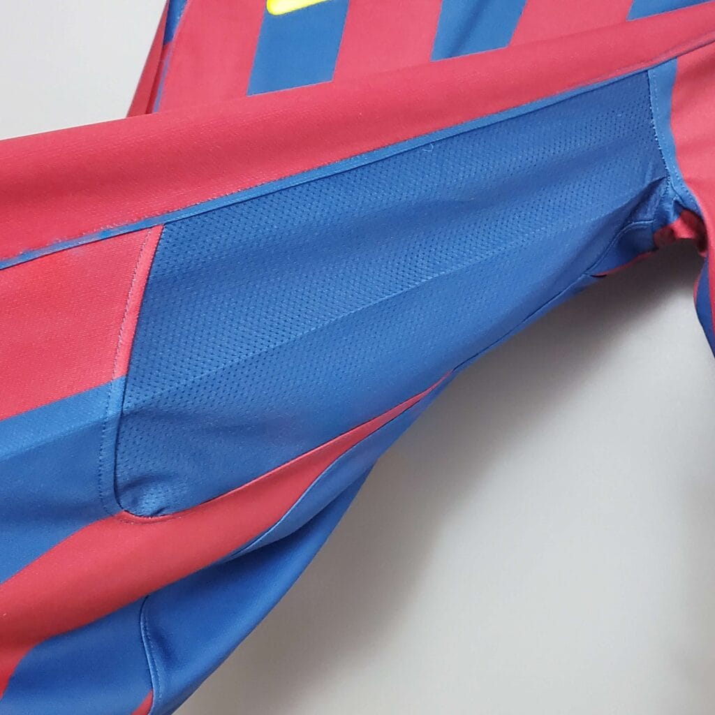 The Retro Kit | FC Barcelona 2005/2006 Home kit