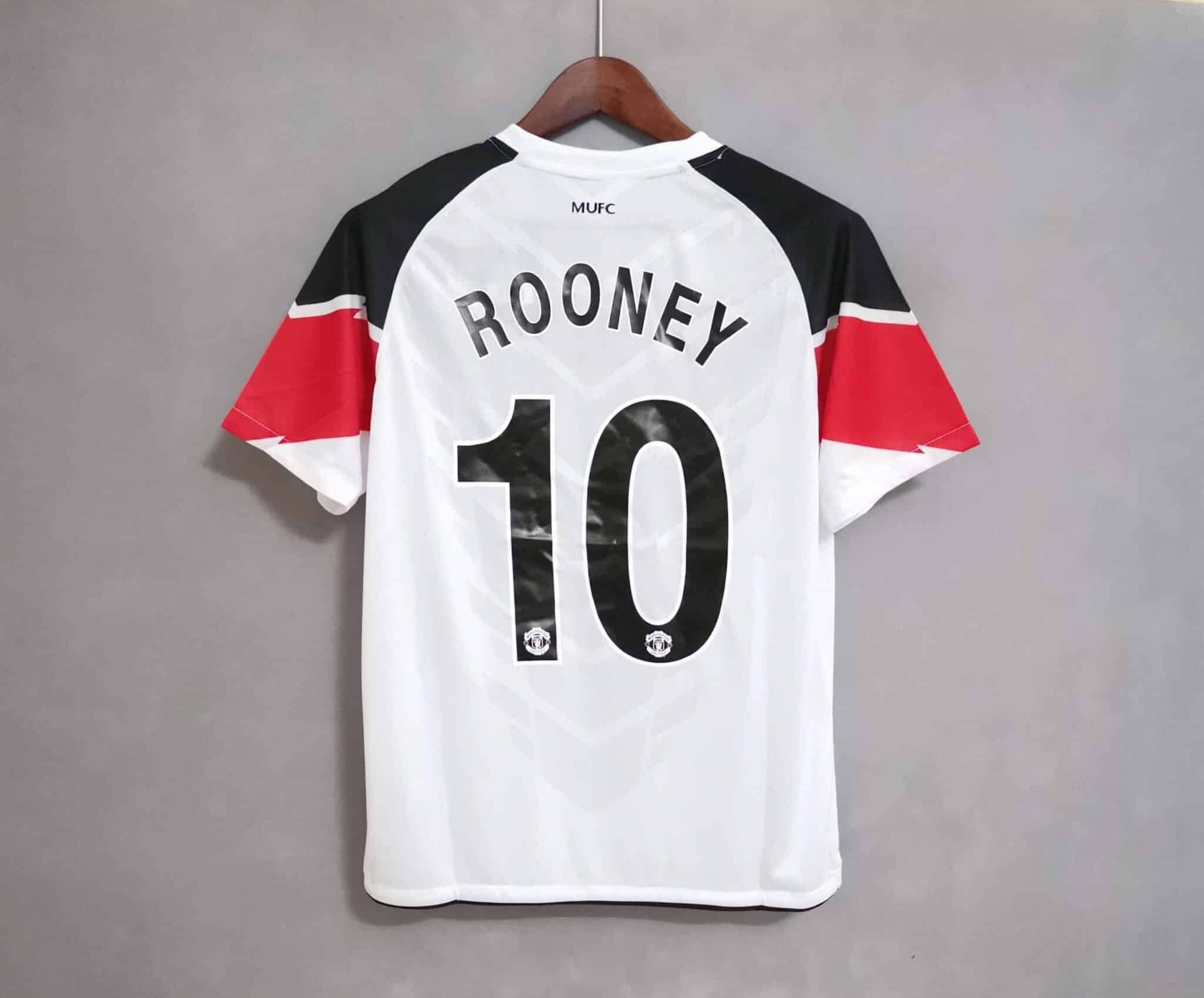The Retro Kit | Manchester United 2010/2011 Away kit