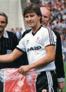 The Retro Kits | MANU 1983 Away kit