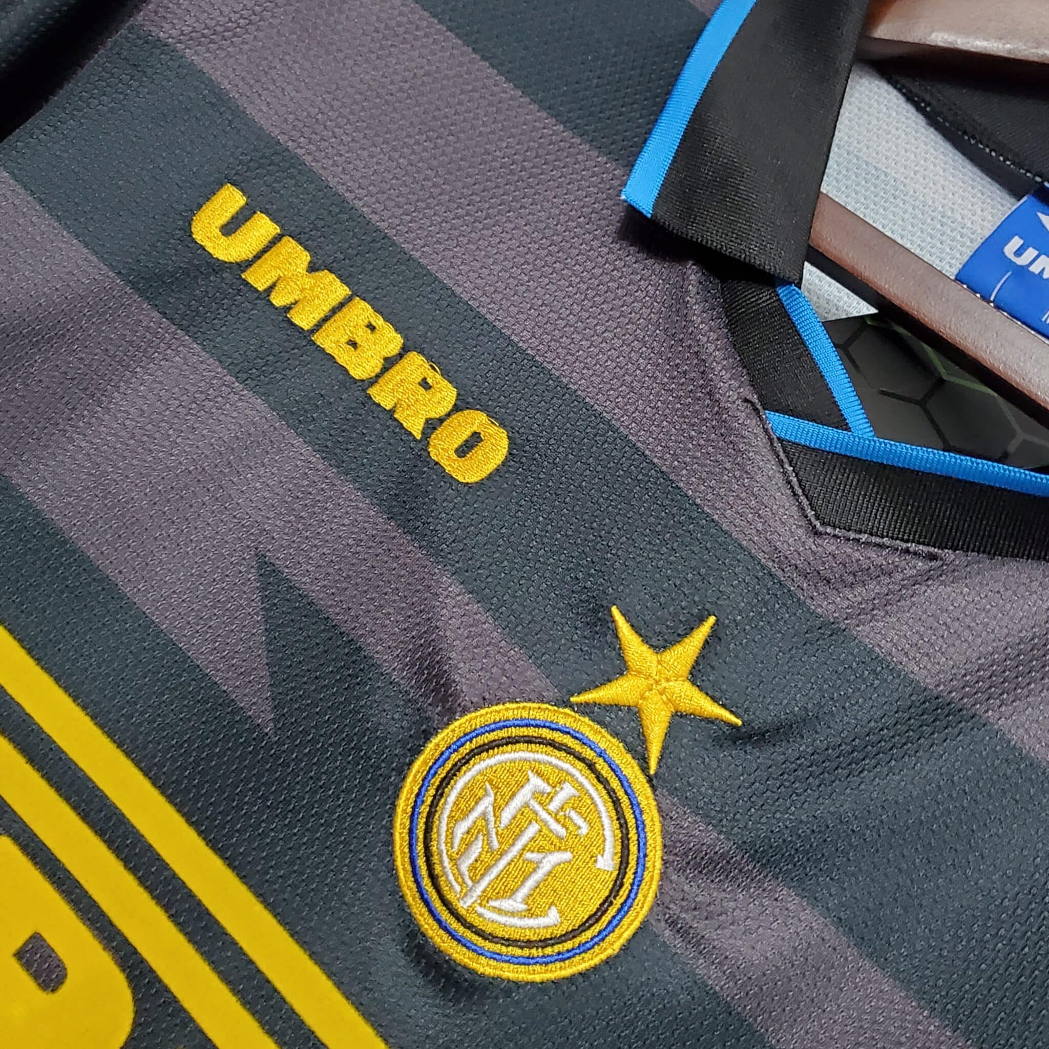 The Retro Kit | Inter Milan - 1997/1998 Third kit