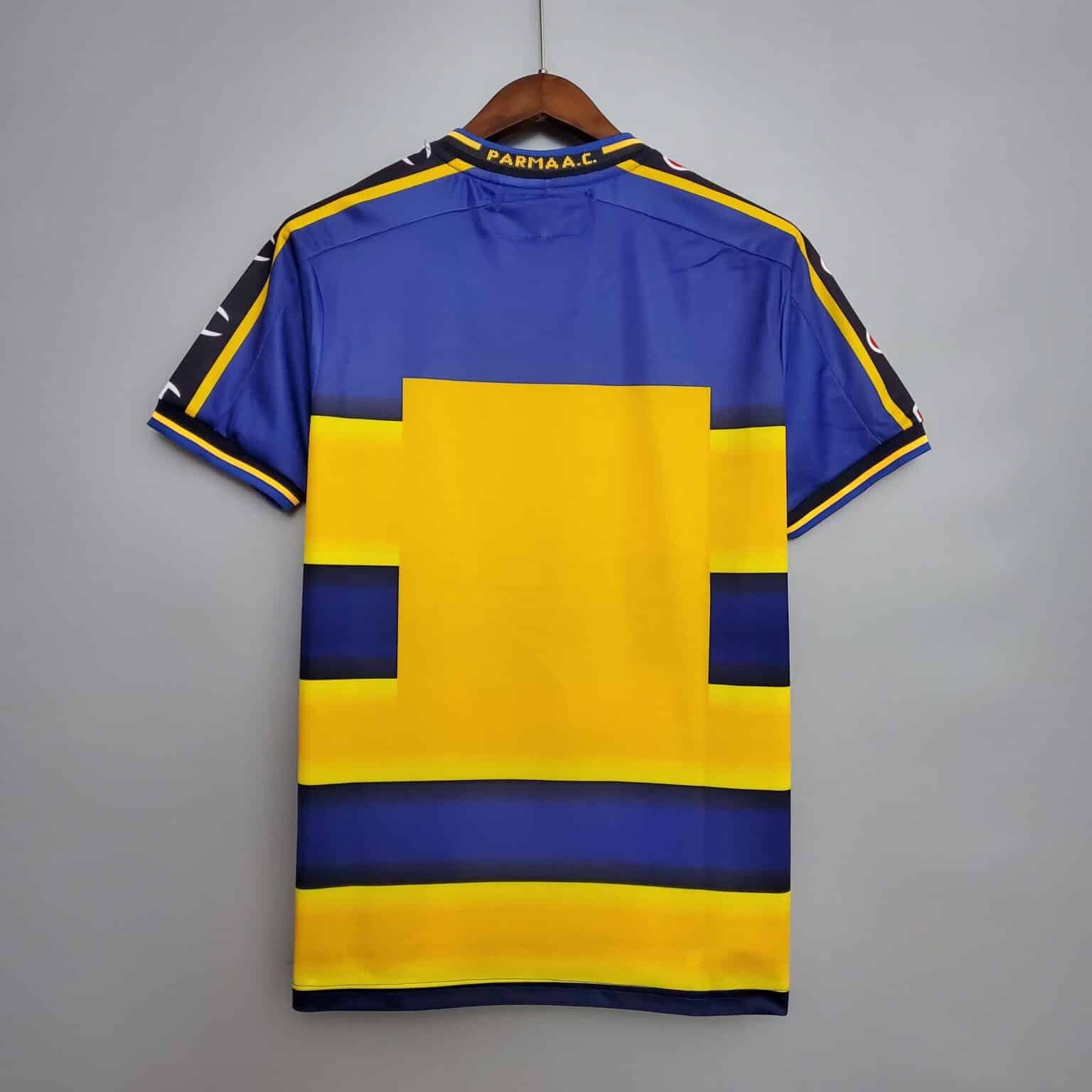 The Retro Kit | Parma Calcio 2001/2002 Home Kit