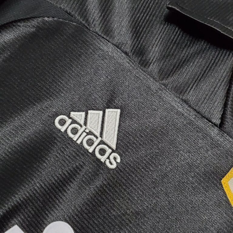 The Retro Kit | Real Madrid - 1999/2001 Away kit