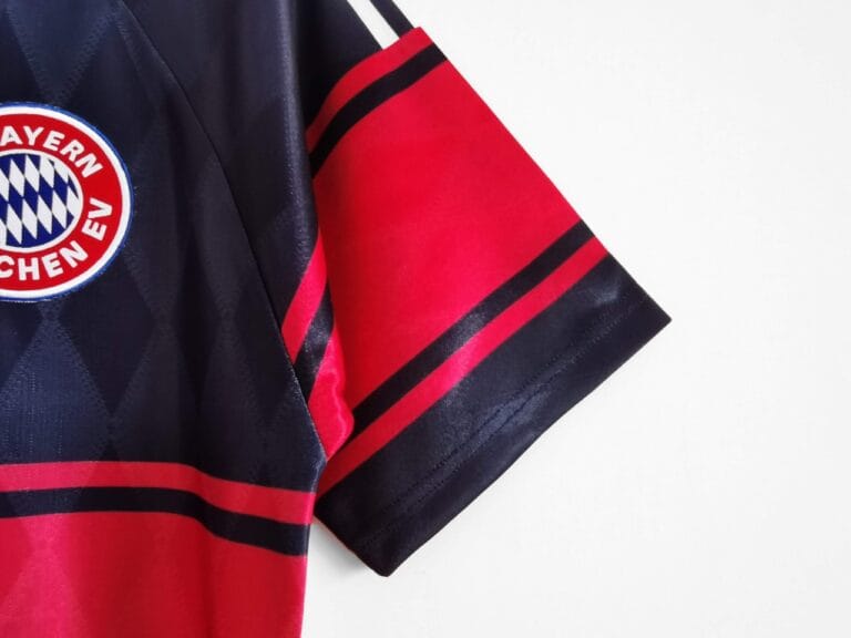 The Retro Kit | Bayern Munich 1997/99 home kit