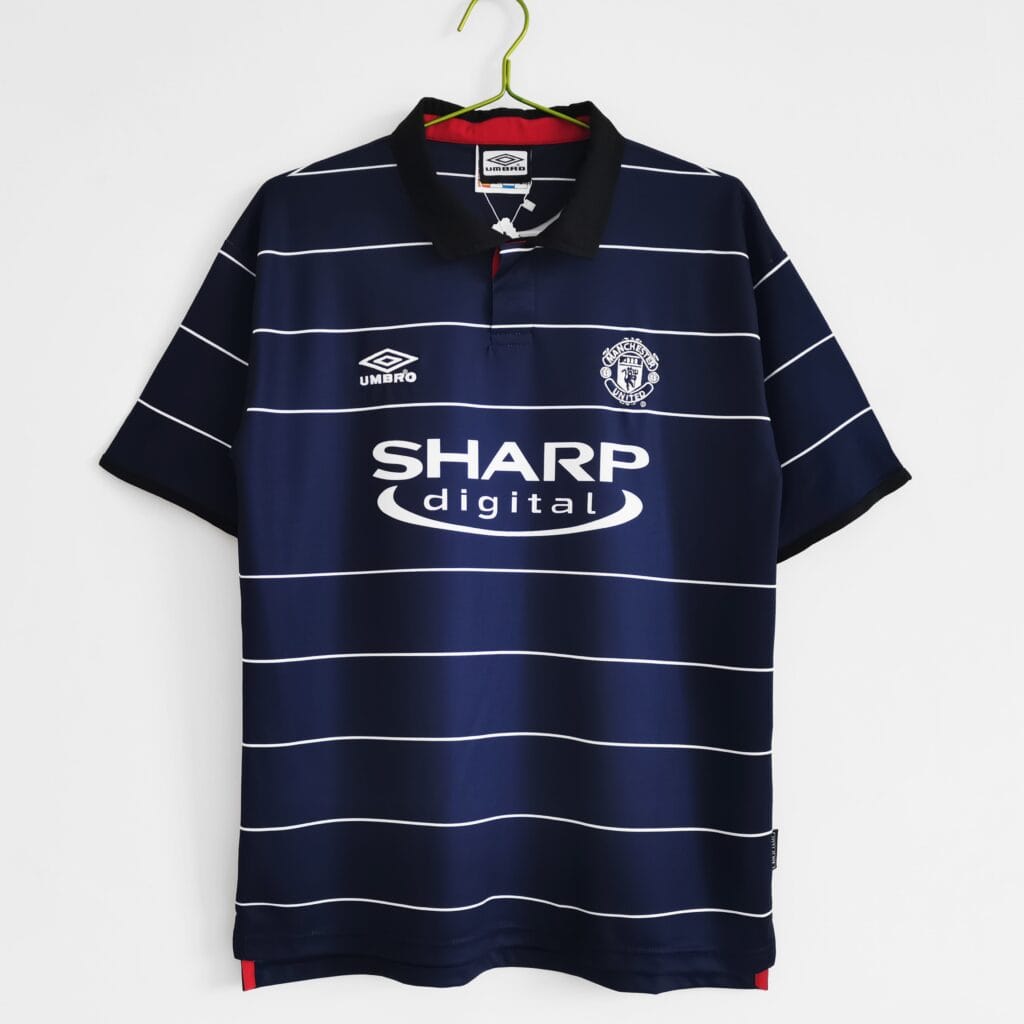 The Retro Kits | MANU 1999/2000 Away kit