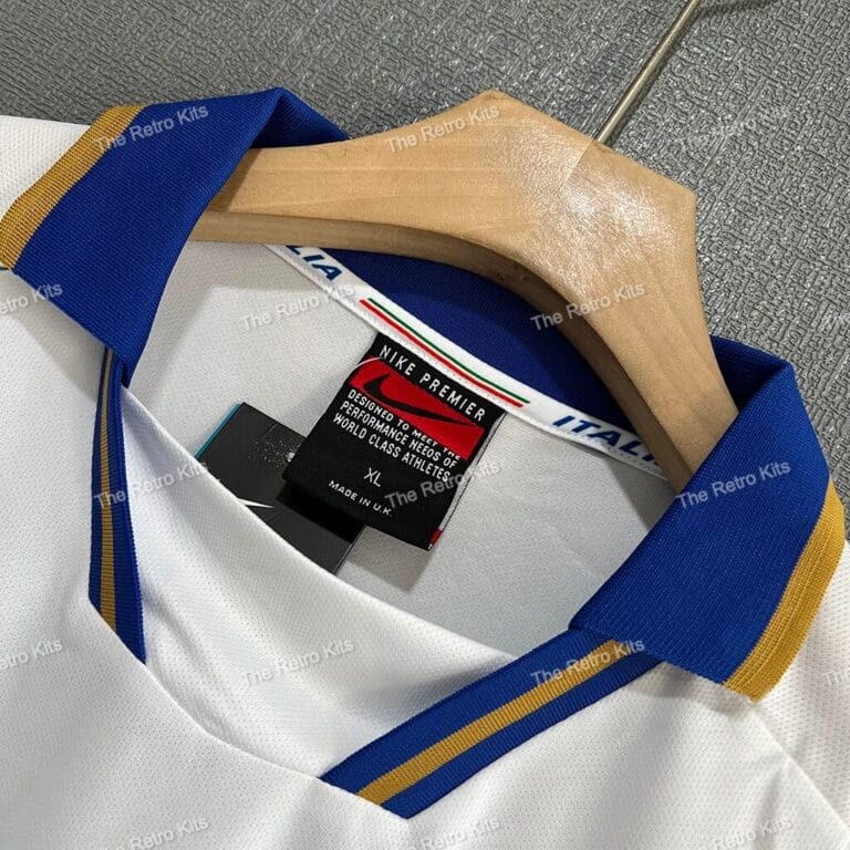 The Retro Kit | Italy 1996 Away Kit