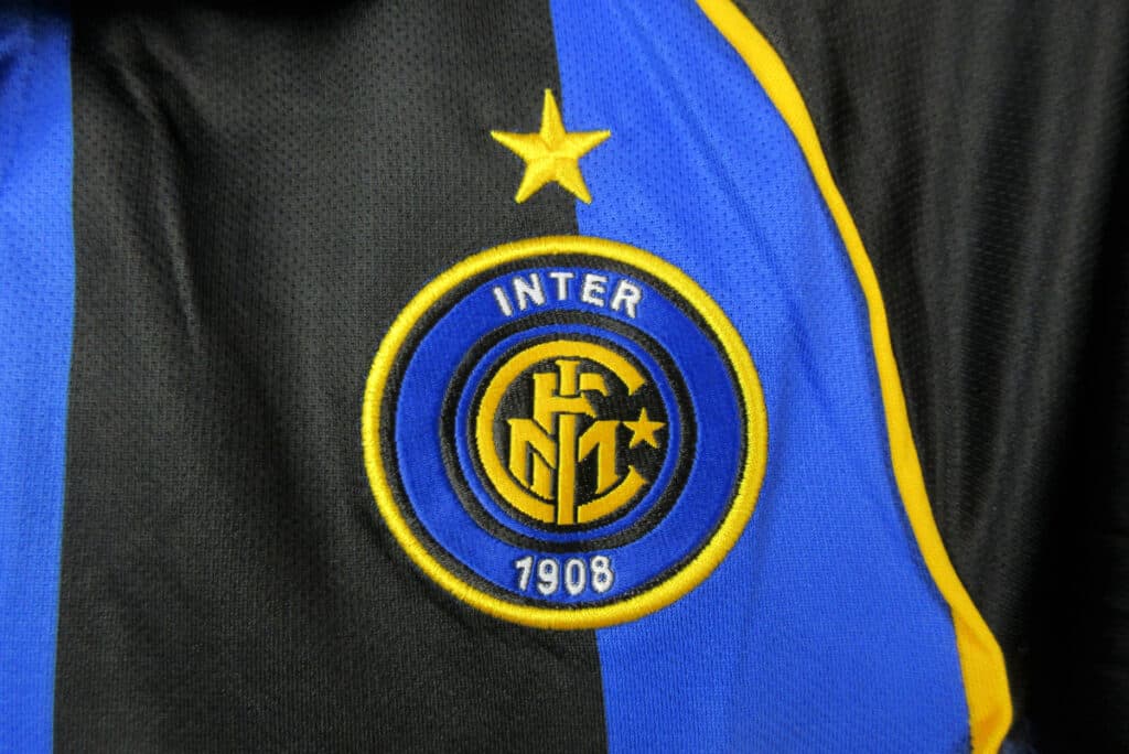 The Retro Kit | Inter Milan 2001/2002 Home Kit