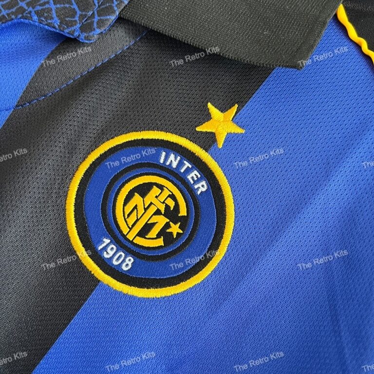 The Retro Kit | Inter Milan 2001/2002 Home Kit