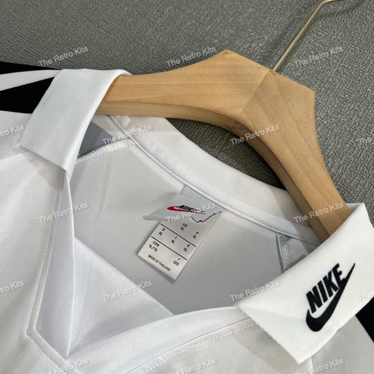 The Retro Kit | Colo-Colo 1995 Home kit - Long sleeve