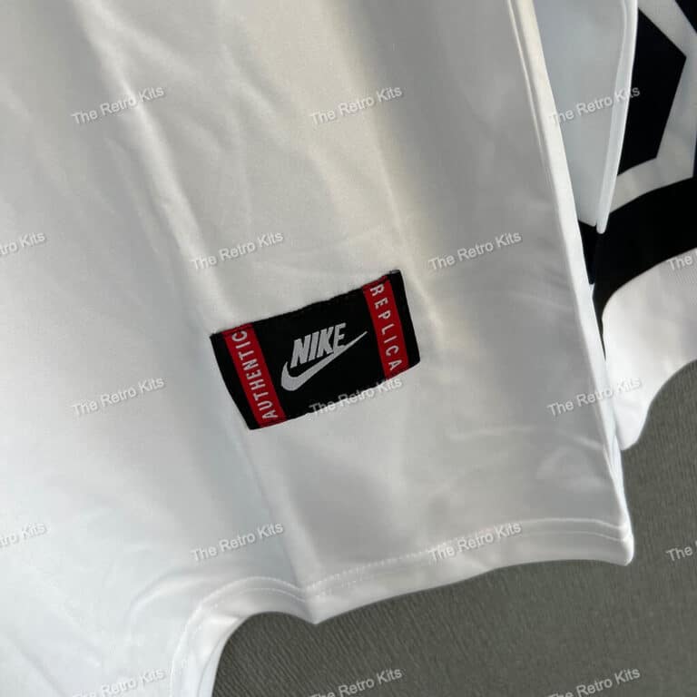 The Retro Kit | Colo-Colo 1995 Home kit - Long sleeve