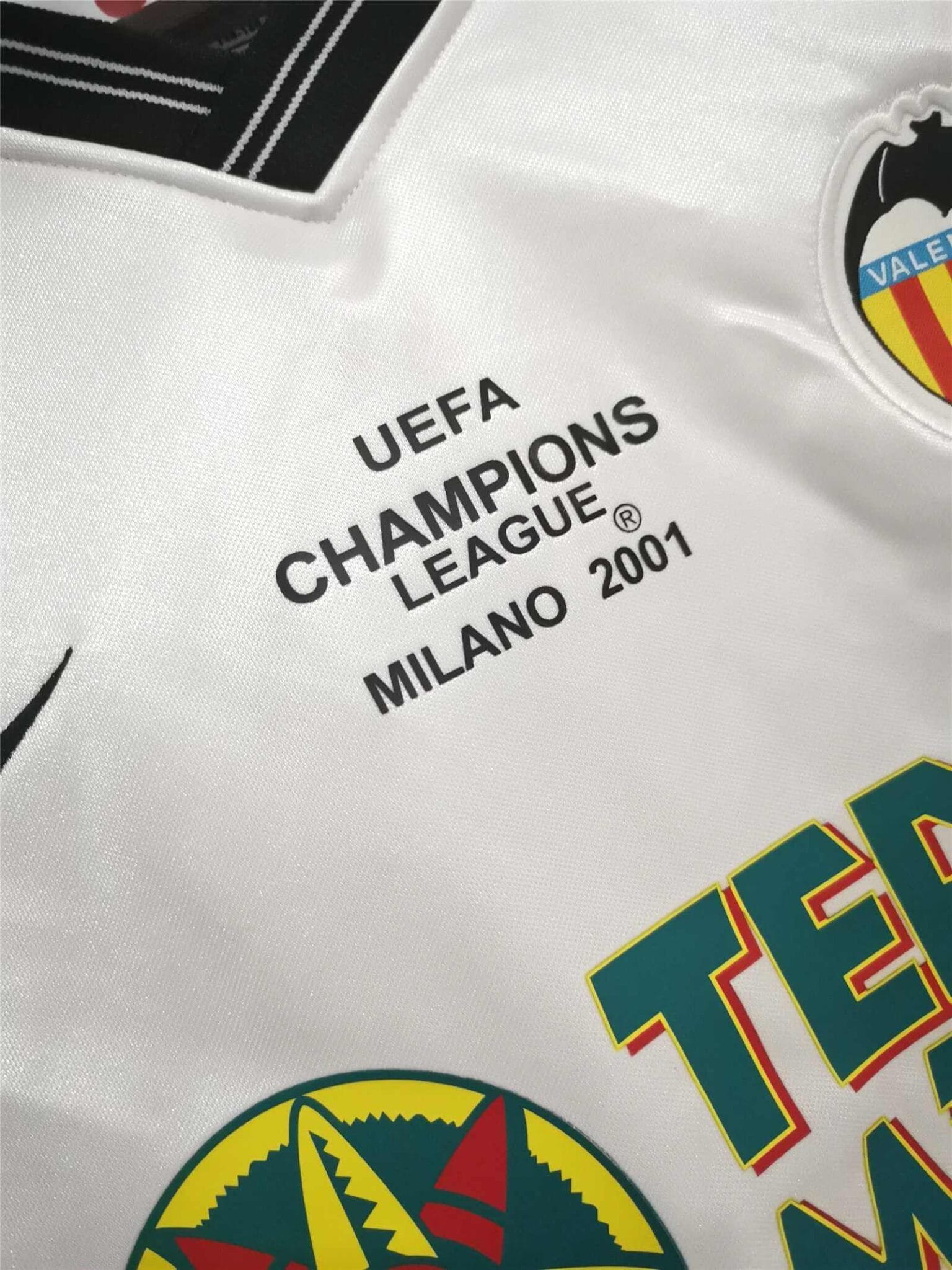 The Retro Kit | Valencia CF 2000/2001 Home Kit