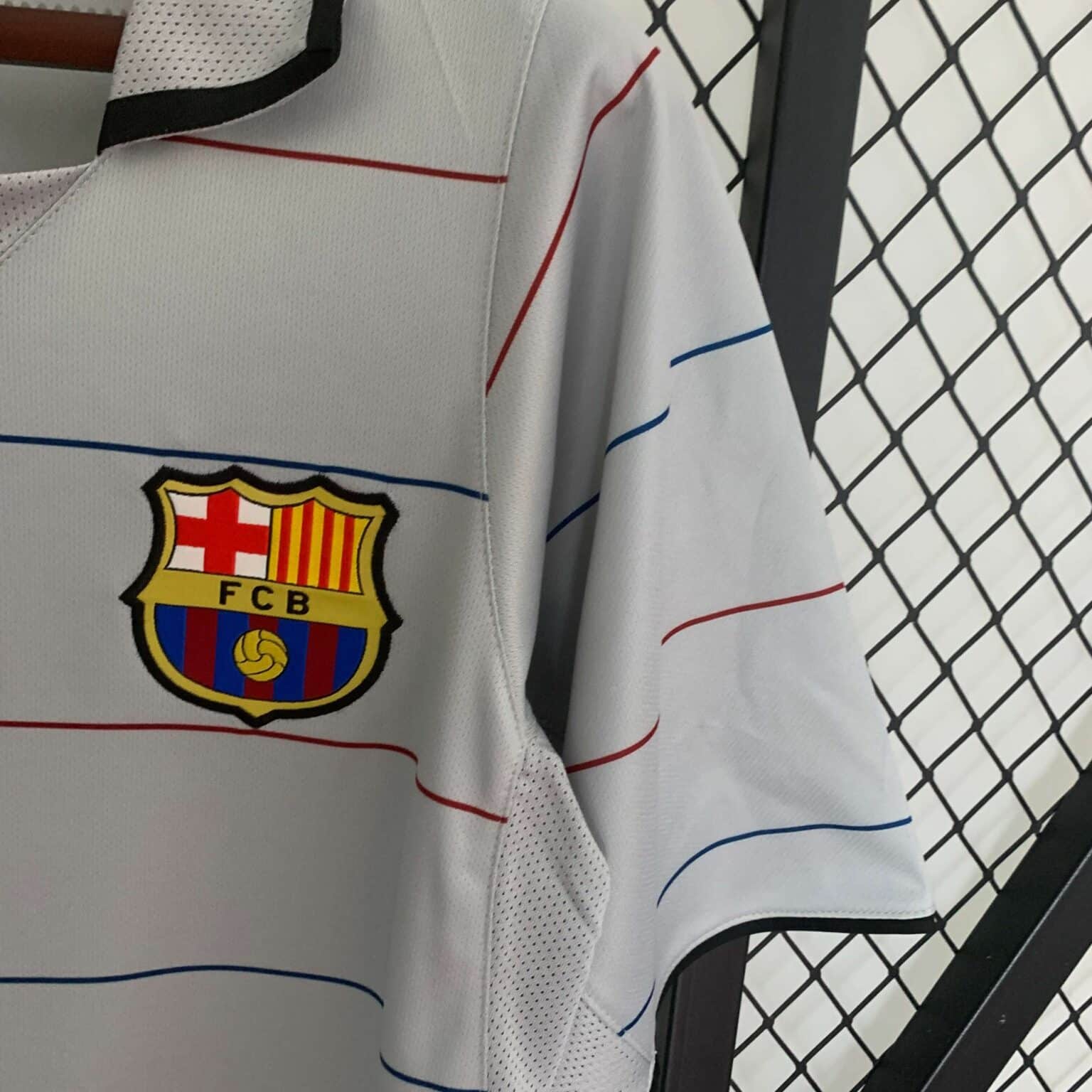 The Retro Kit | FC Barcelona 2003/2004 Away kit