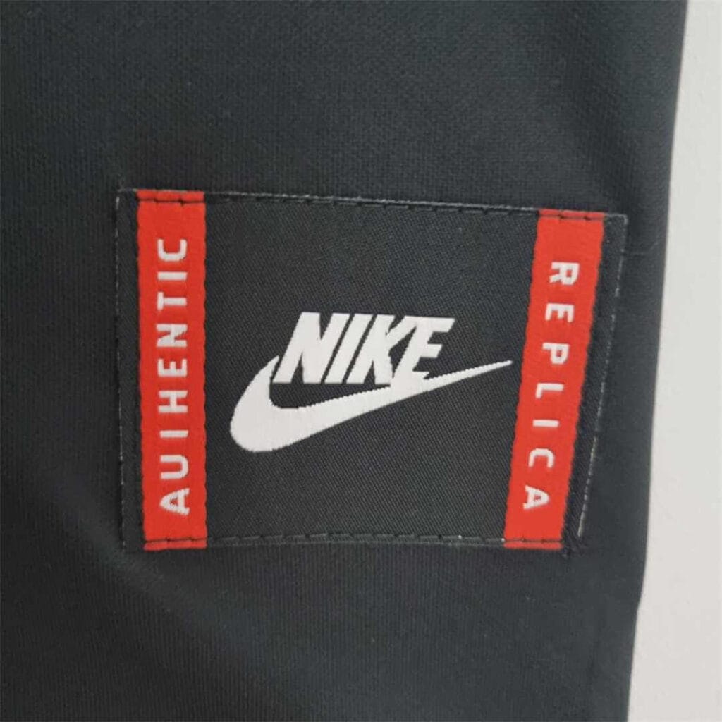 The Retro Kit | Colo-Colo 1995 Away kit