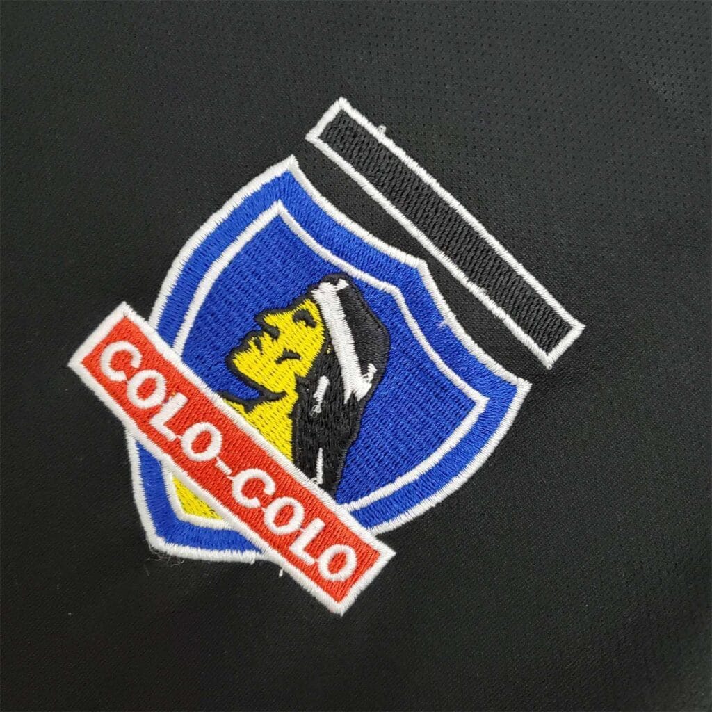The Retro Kit | Colo-Colo 2006 Away kit