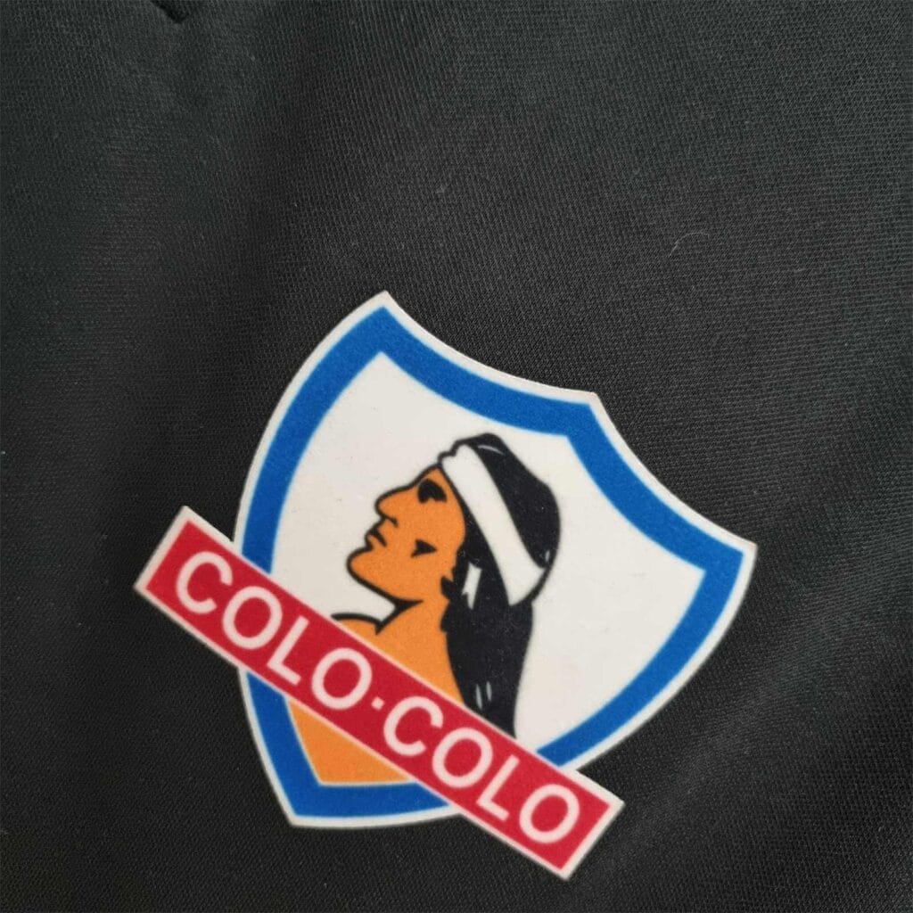 The Retro Kit | Colo-Colo 1992 Away kit