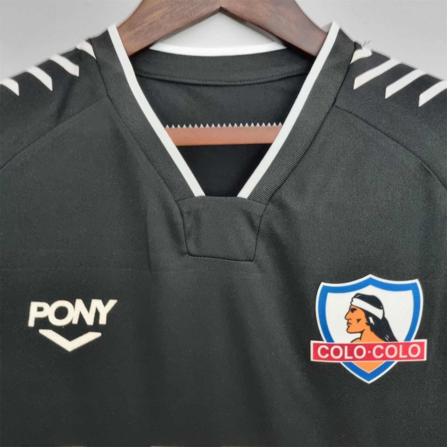 The Retro Kit | Colo-Colo 1992 Away kit