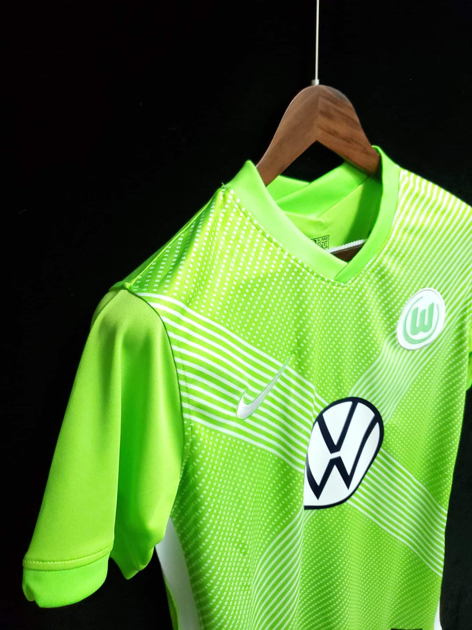 The Retro Kit | VfL Wolfsburg 2020/2021 Home Kit